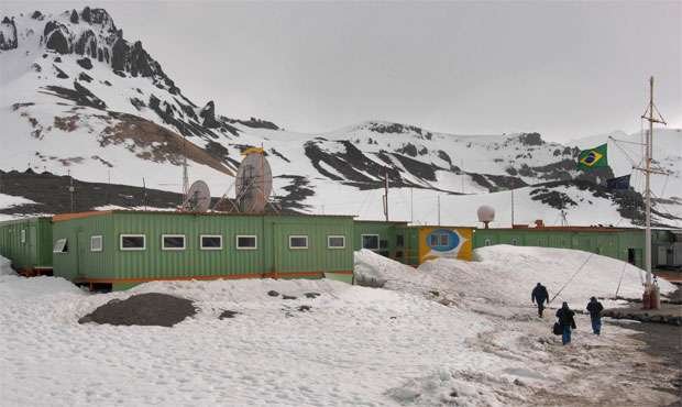Reconstrução de base brasileira na Antártida ocorrerá até 2018 ...