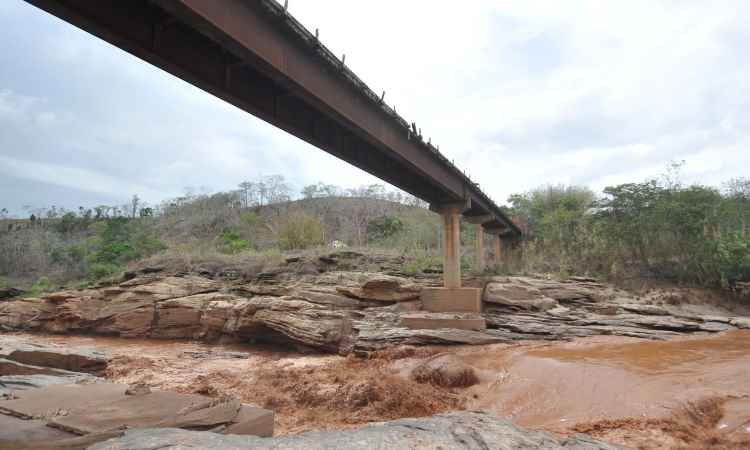 Afluentes podem ajudar a recuperar o Rio Doce - Gerais - Estado de Minas