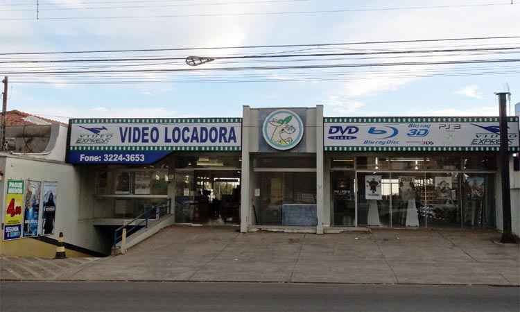 Vencida pela internet, uma das últimas redes de locadoras fecha as ...