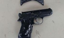 Simulacro de arma é adquirido facilmente na internet e em lojas físicas ...